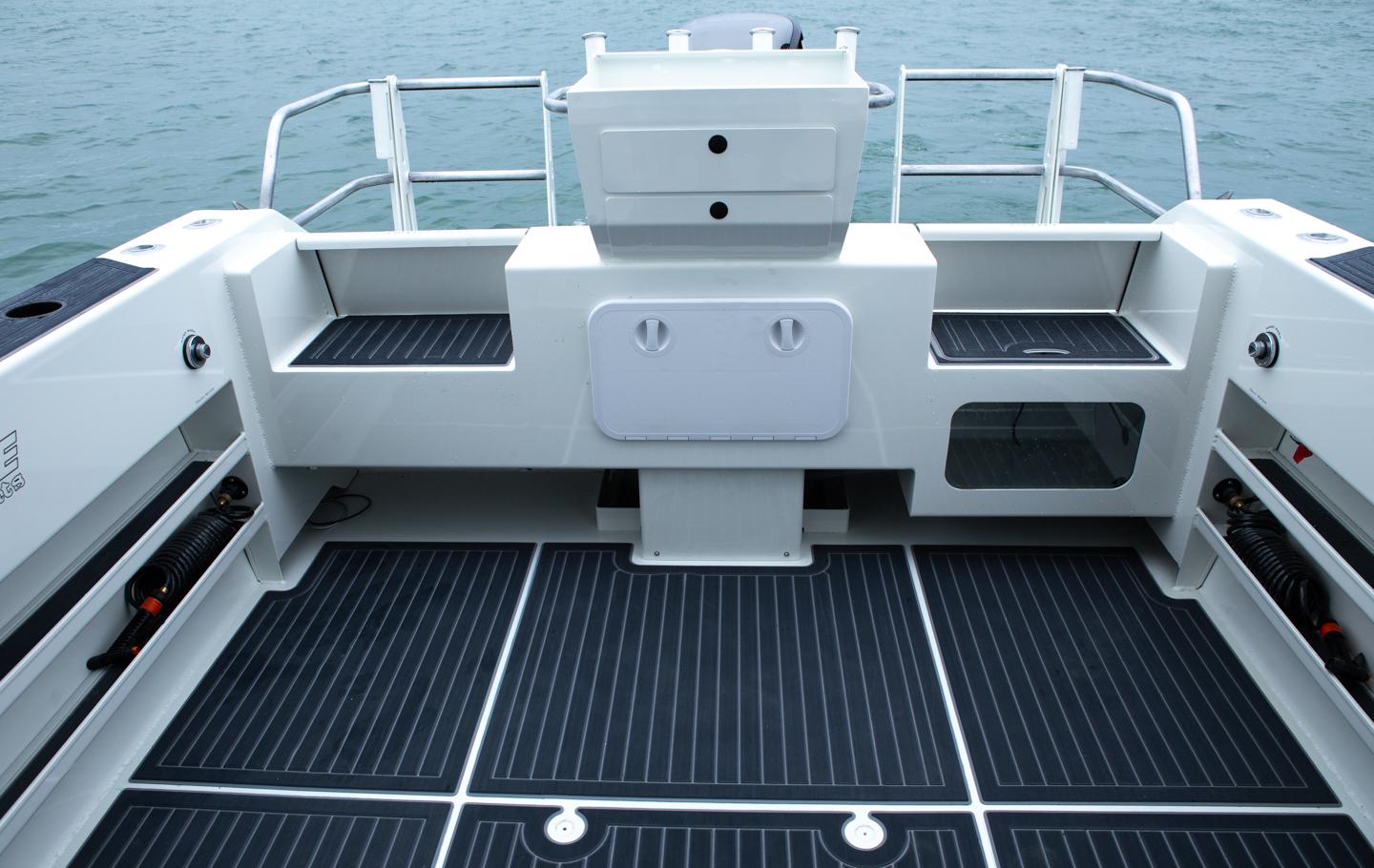 Inverloch Marine | Twin Walk Through Transom