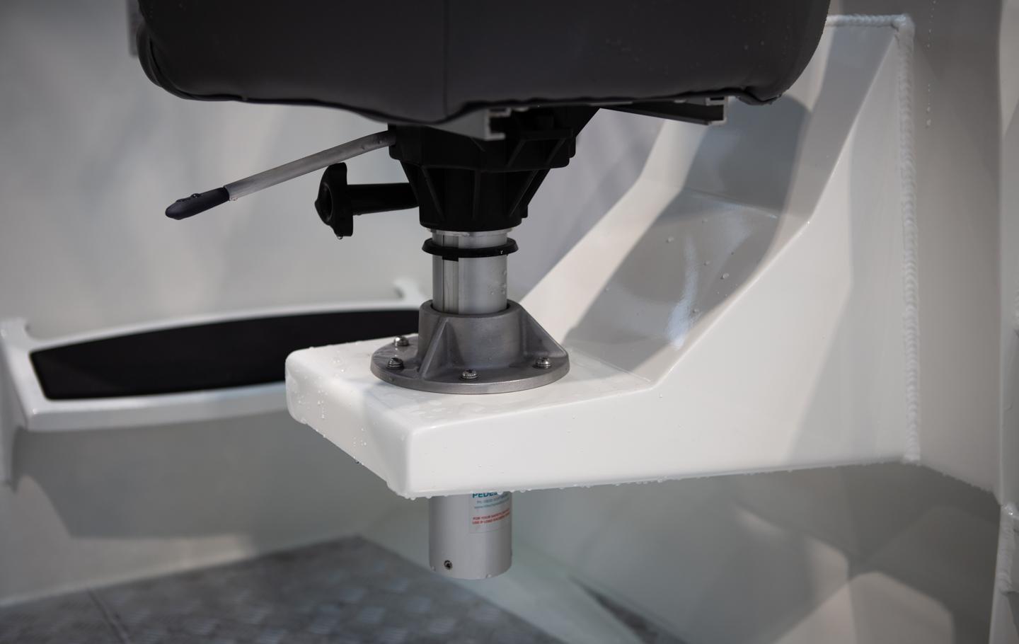 Inverloch Marine | Counter Lever Seat with Stubby Soft Rider